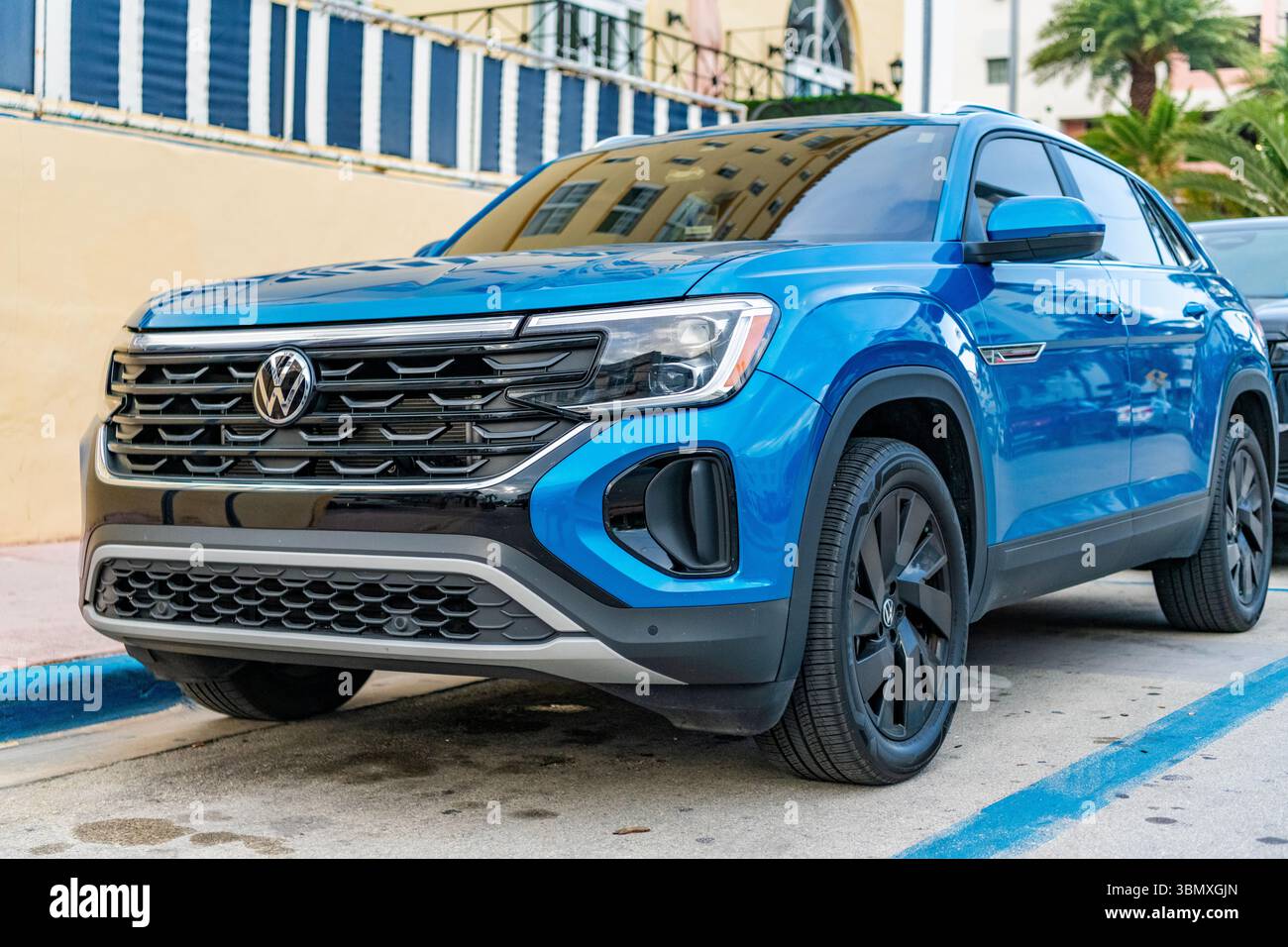 Miami, Florida, USA - April 04, 2025: 2025 Volkswagen Atlas Cross Sport ...