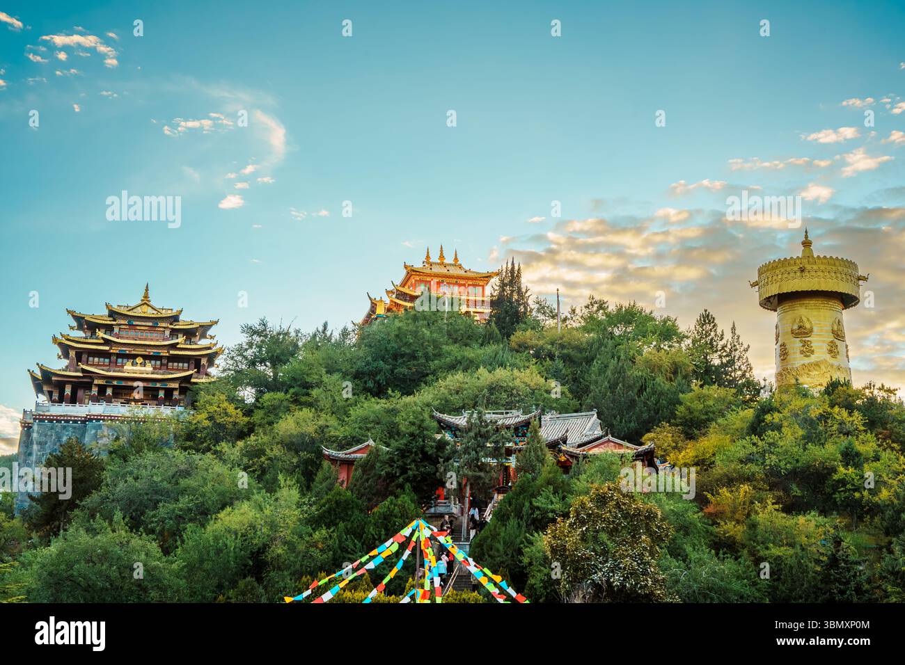 Scenic view of the golden Dafo Temple and the world's largest prayer ...