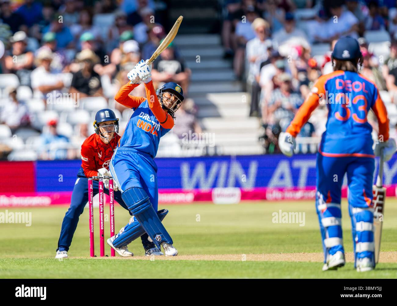 Smriti mandhana hi-res stock photography and images - Alamy