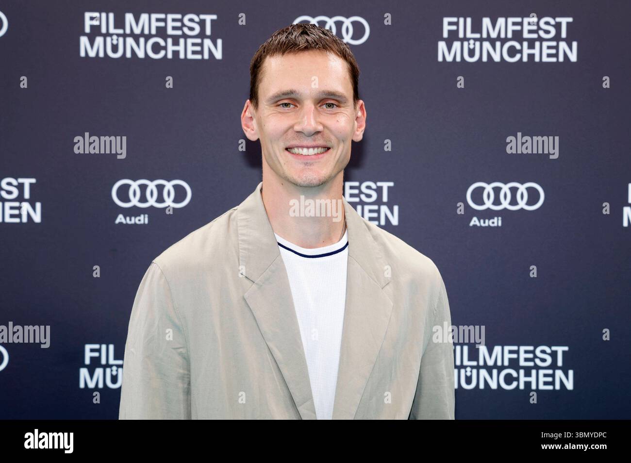 Rick Okon bei der Festivaleröffnung mit der Premiere des Kinofilms The ...