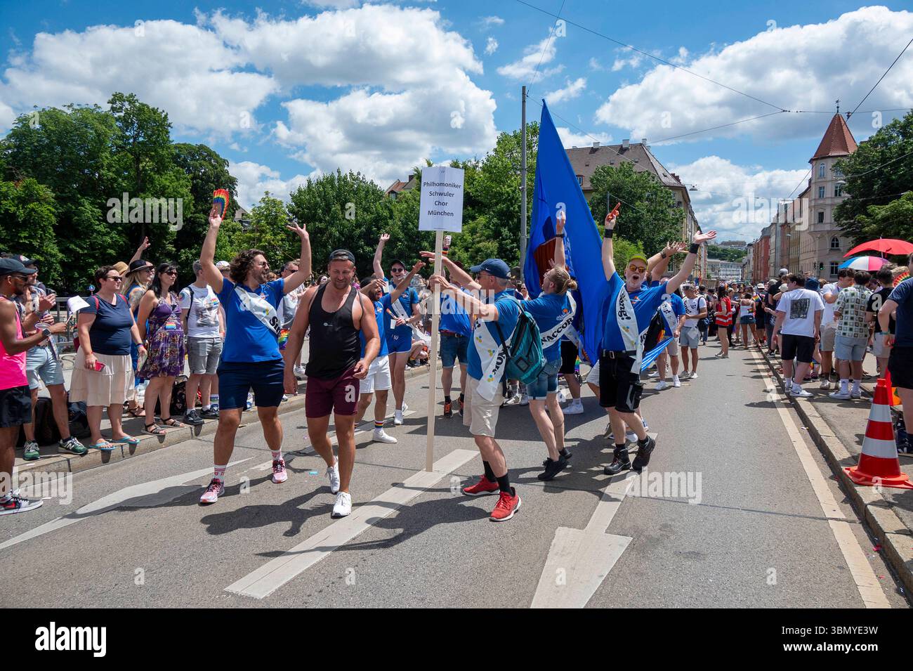 Muenchen, CSD Politparade, Philhomoniker Schwuler Chor Muenchen *** Munich, CSD political parade ...