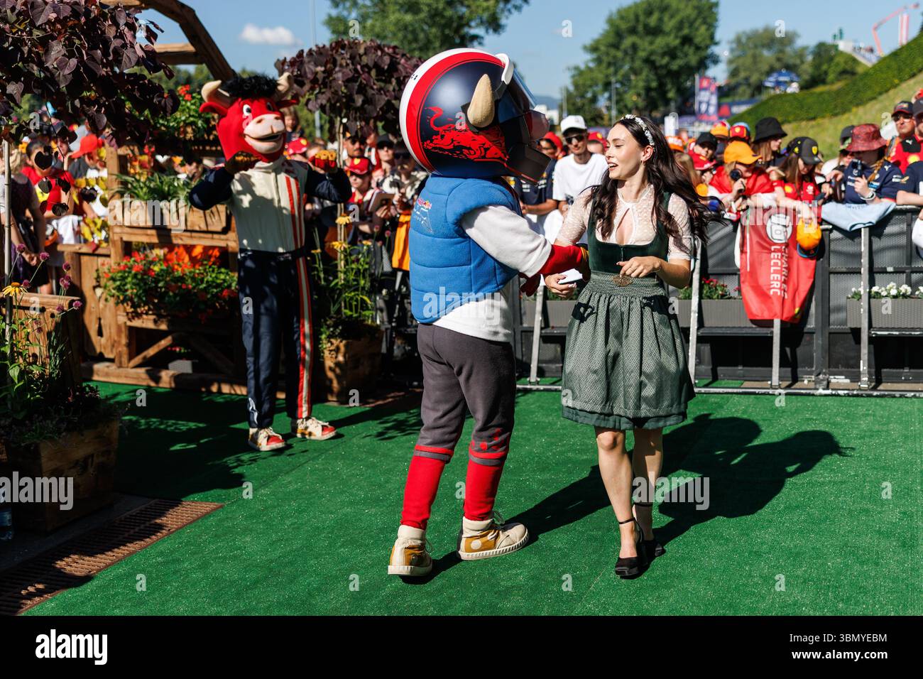 Formula 1 sport hostess hi-res stock photography and images - Alamy