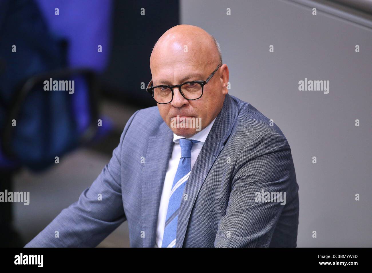 Berlin, Deutschland, 27.06.2025: Deutscher Bundestag: 15 ...