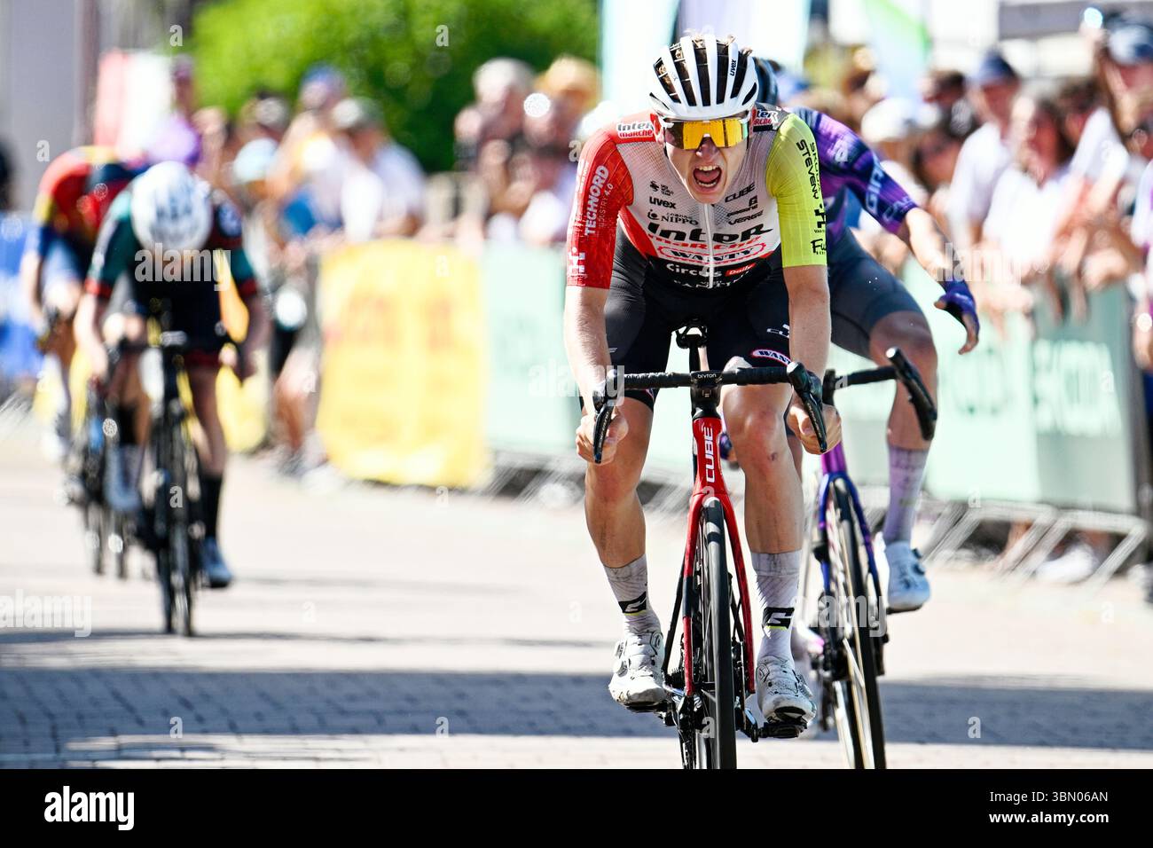29 June 2025, Rhineland-Palatinate, Linden: Cycling: German ...