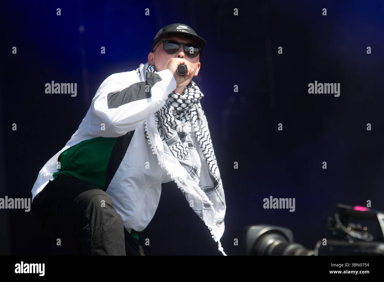 Mo chara on stage hi-res stock photography and images - Alamy