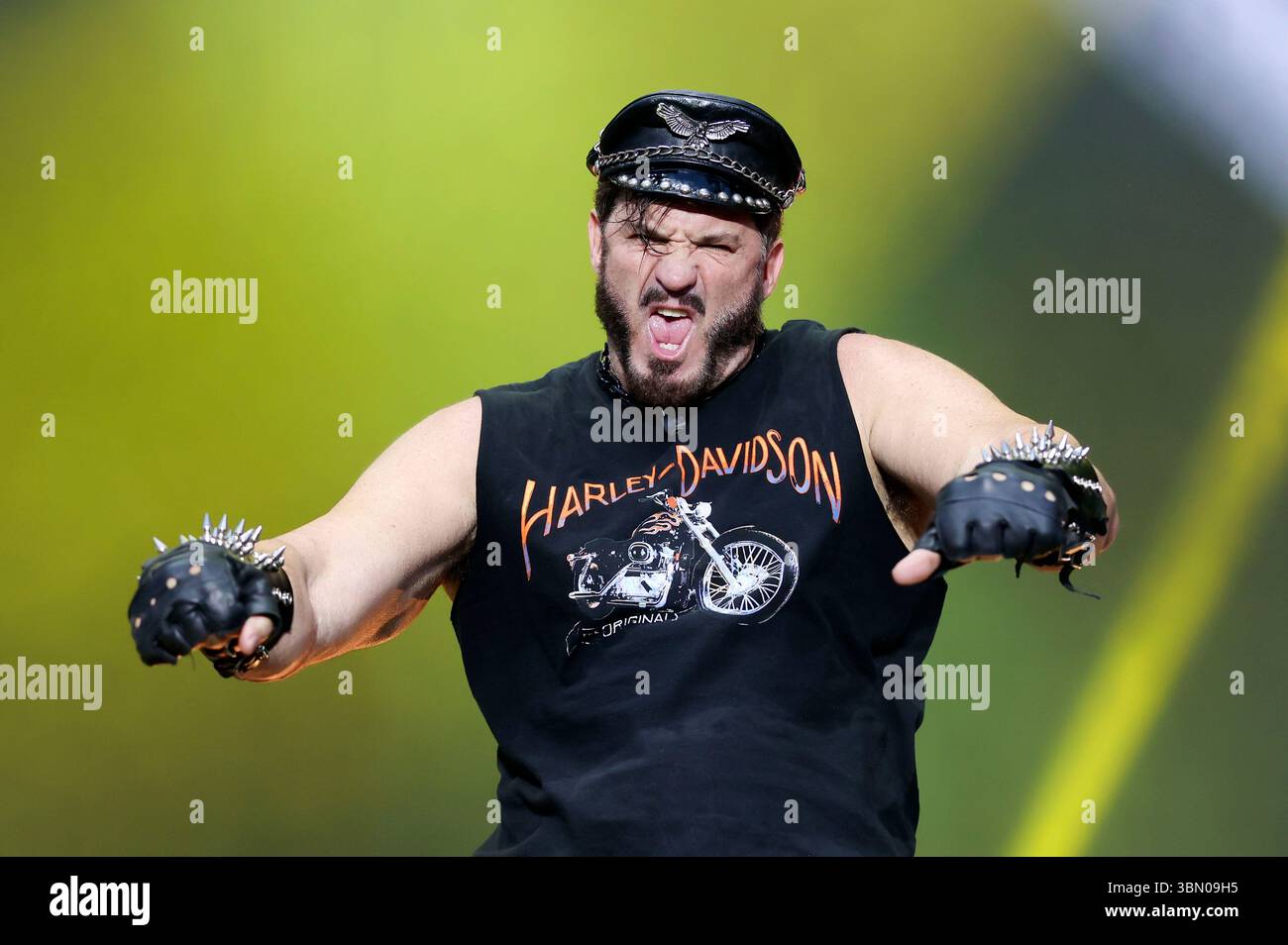 Eric Anzalone von Village People live beim Rainbow Festival 2025 am ...