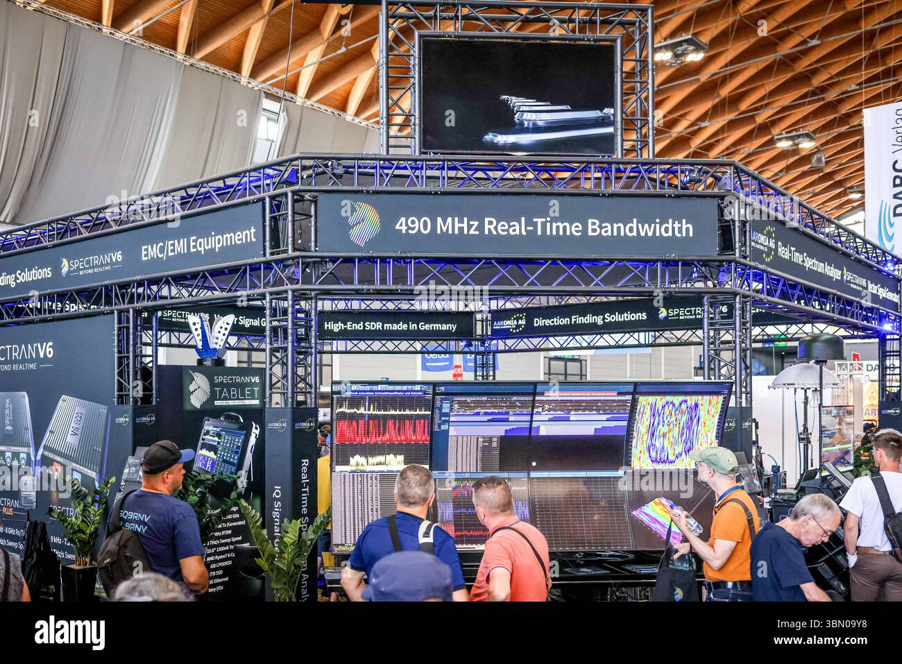 HAM25 am 28.06.2025 in Friedrichshafen , Germany HAM RADIO 2025 - Hersteller präsentieren ihre ...