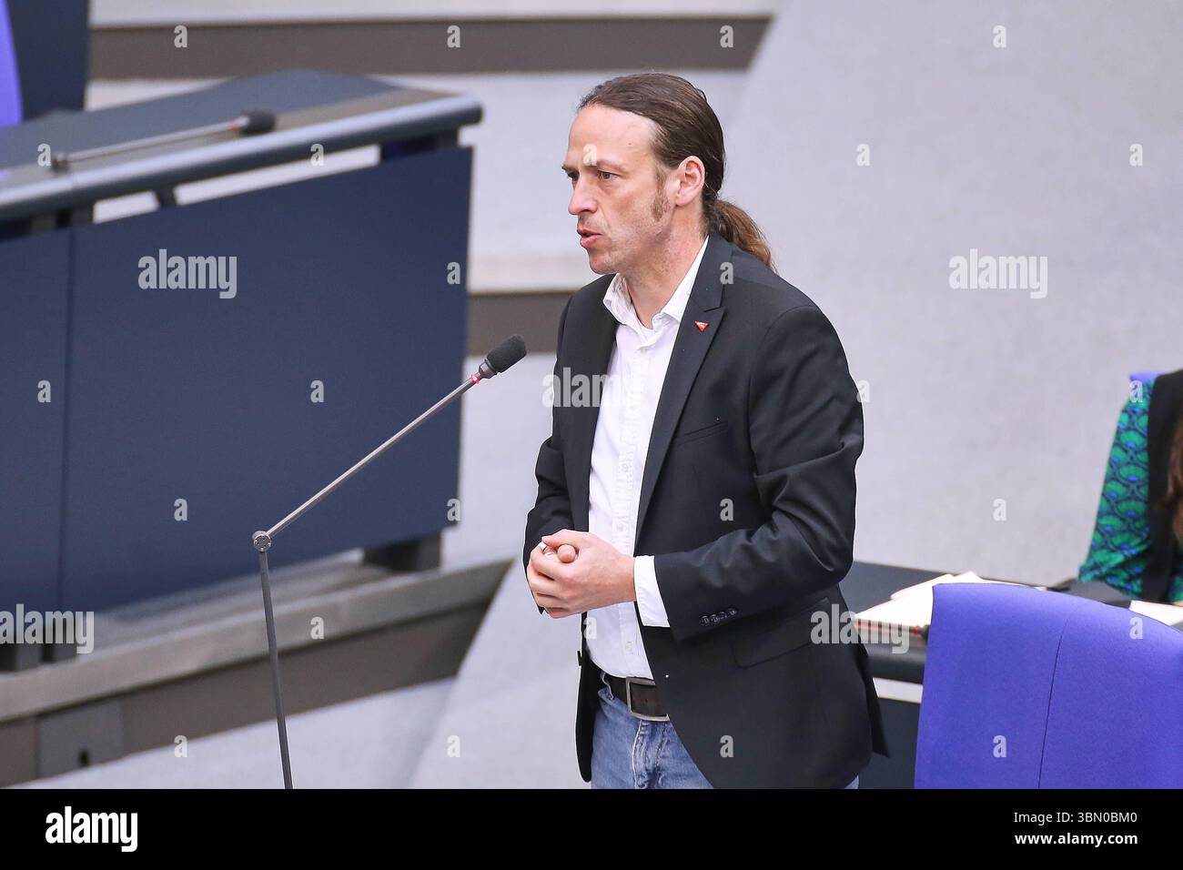 Berlin, Deutschland, 25.06.2025: Deutscher Bundestag: 13 ...