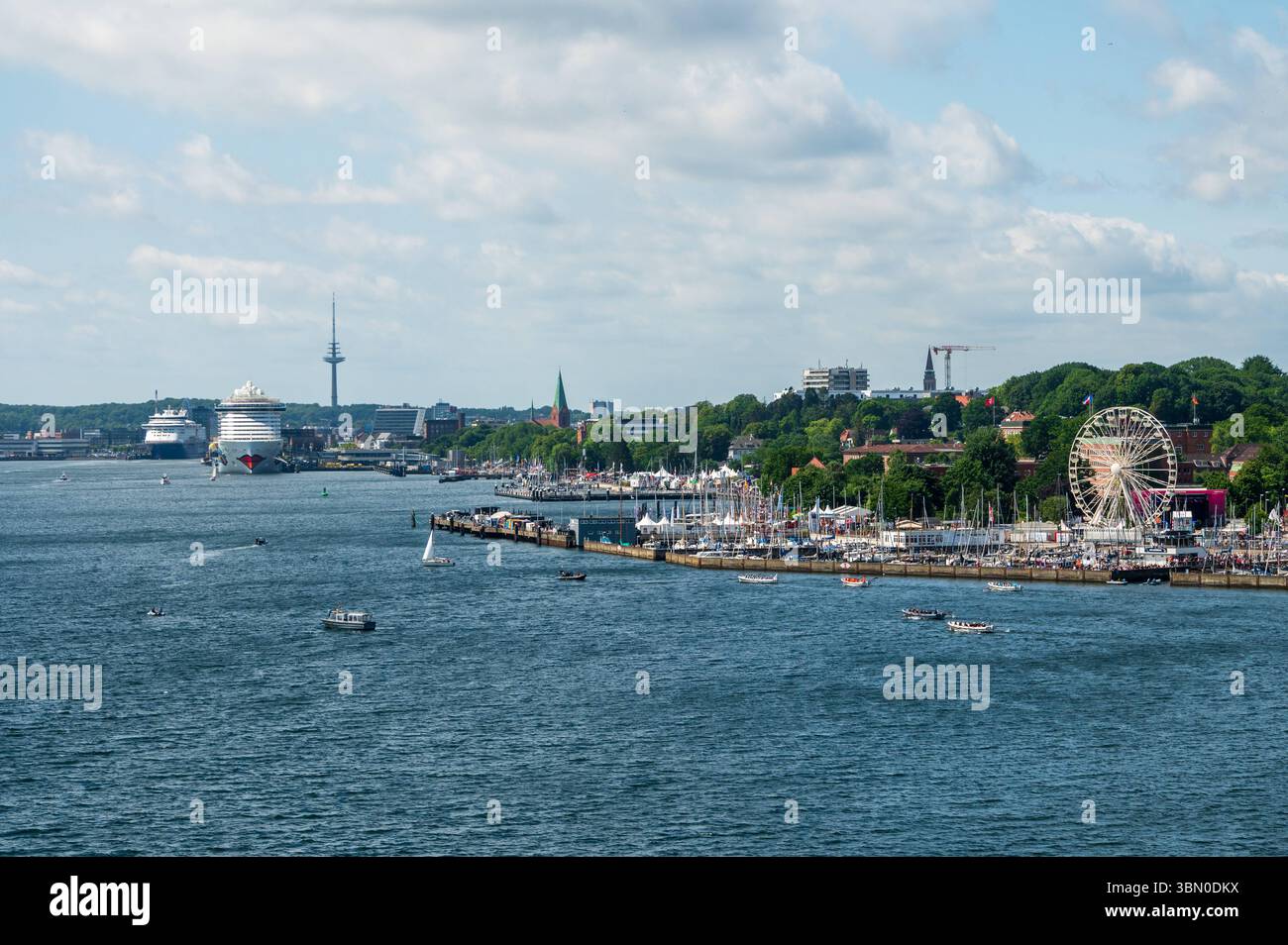 Stadtansichten vom Kieler Hafen während der Kieler Woche 2025 *** City ...