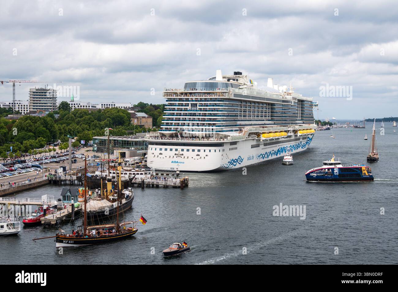 Stadtansichten vom Kieler Hafen während der Kieler Woche 2025 *** City ...