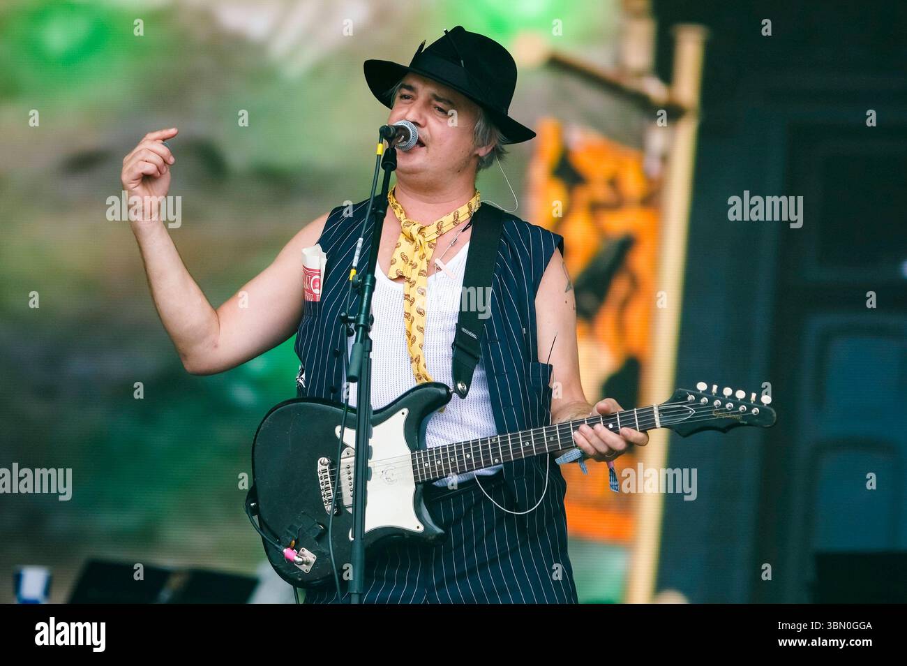 Peter Pete Doherty von The Libertines live auf dem Glastonbury Festival 2025 auf der Worthy Farm ...