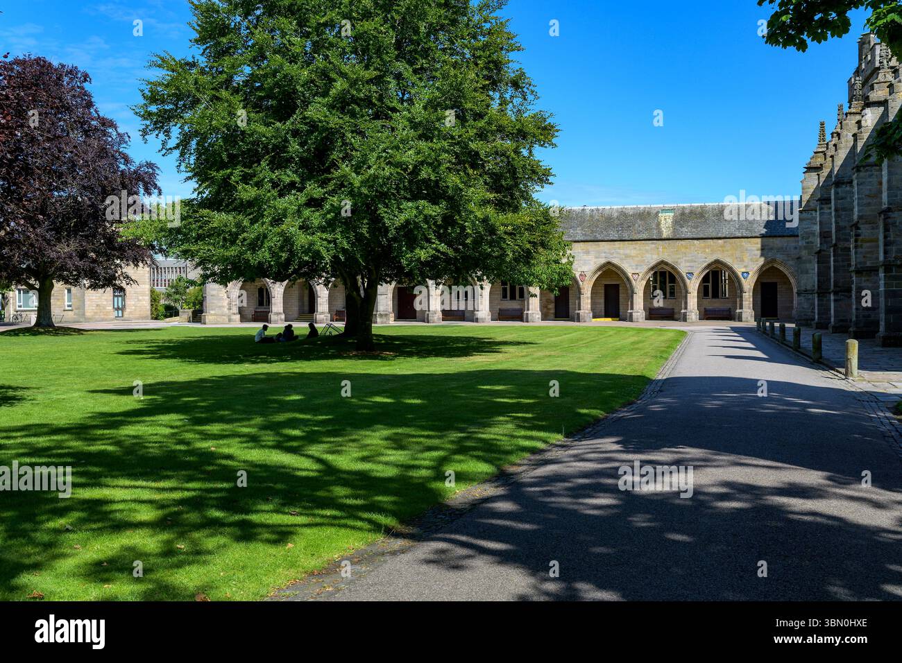 Elphinstone Hall on King's College Campus, University of Aberdeen ...