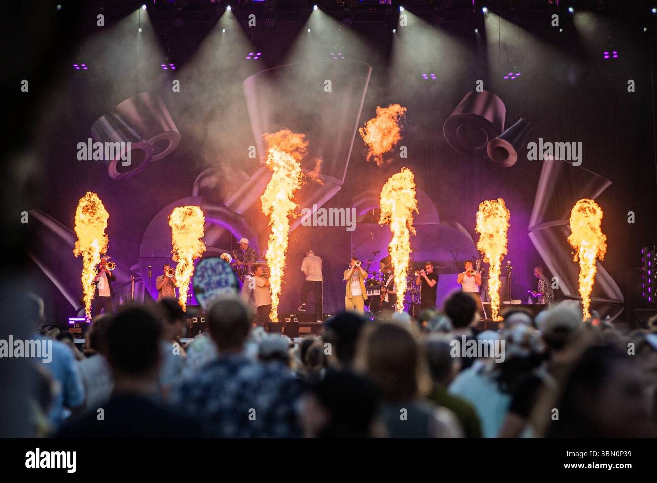 Randale und Freunde - Das Querbeat-Festival, 28.06.2025 Feuershow auf ...