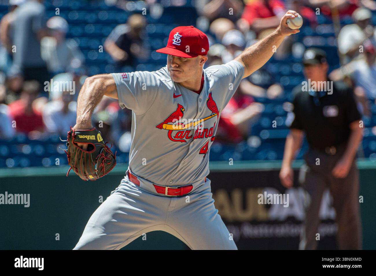 St. Louis Cardinals relief pitcher John King delivers against the ...