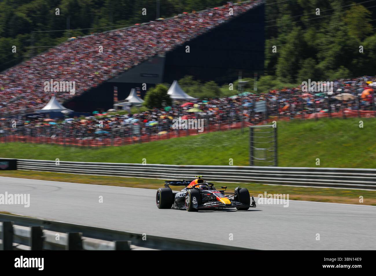 6/29/2025 - Yuki Tsunoda (JPN) - Oracle Red Bull Racing - Red Bull RB21 ...