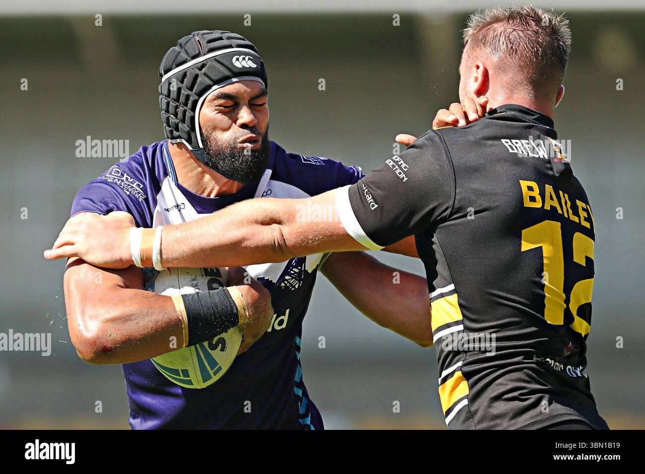 Connor Bailey of York Knights RLFC tackles Sitaleki Akauola of ...