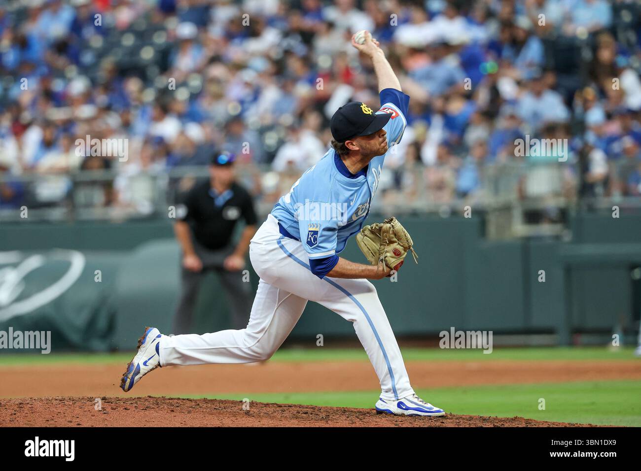 June 29, 2025: Kansas City Royals relief pitcher Sam Long (73) pitches ...