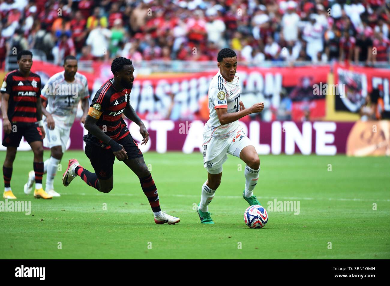 Bayern Munich Midfielder Jamal Musiala (42) dribbles the ball at the ...