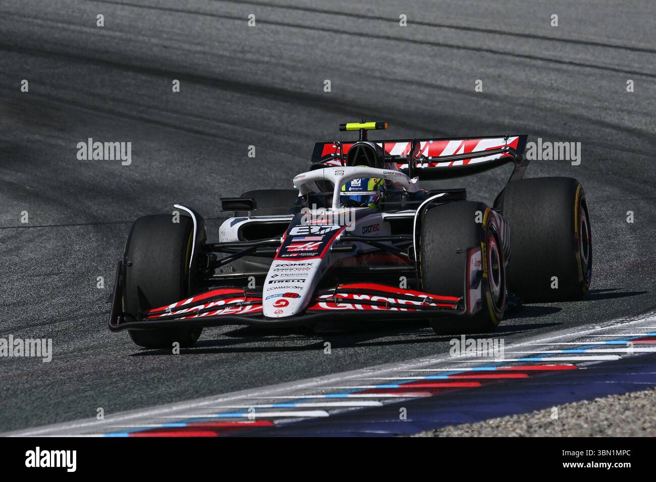 SPIELBERG, AUSTRIA - JUNE 29: Oliver Bearman of Great Britain driving ...
