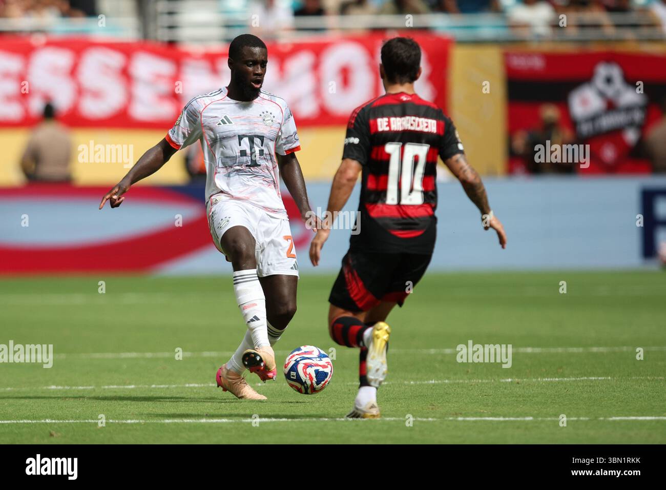 Dayot upamecano bayern 2025 hi-res stock photography and images - Alamy