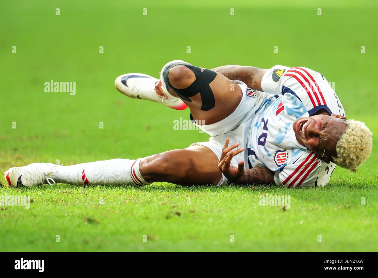 Minneapolis, MN, USA. 29th June, 2025. Costa Rica midfielder Josimar ...
