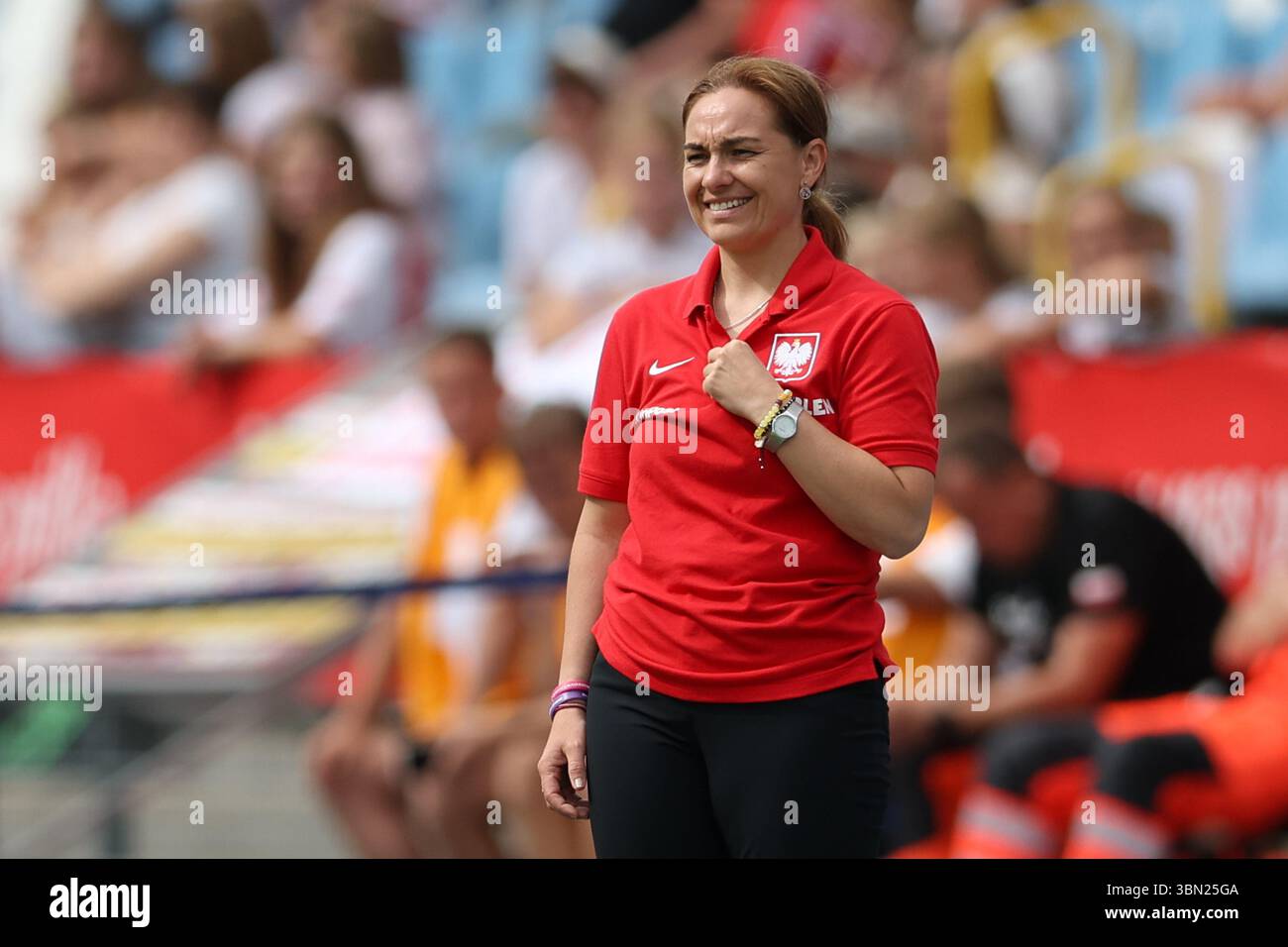 Mielec, Poland. 27th June, 2025. Coach Nina Patalon of Poland seen ...