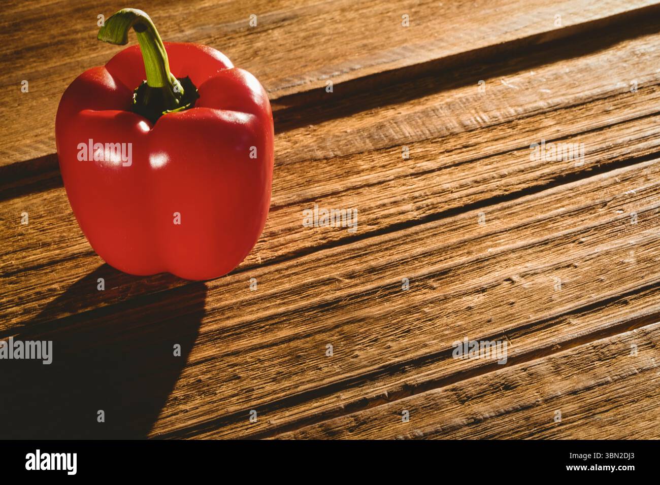 Chopping red pepper hi-res stock photography and images - Alamy