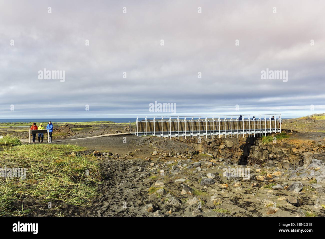 Bridge iceland reykjavik peninsula hi-res stock photography and images ...
