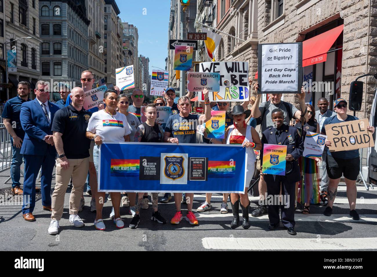 NYPD's Gay Officers Action League protest the exclusion of NYPD members ...
