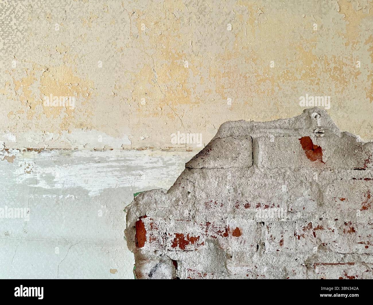 Missing grout hi-res stock photography and images - Alamy