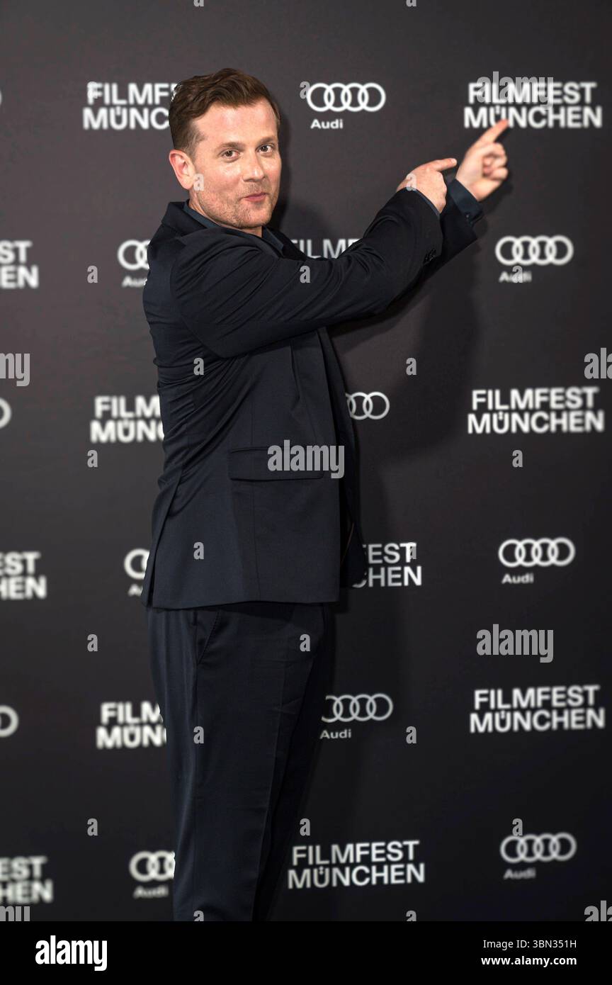 Christoph Schechinger bei der Premiere der Amazon Prime Video Miniserie ...
