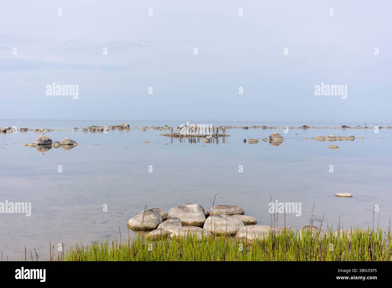 Rock formations near sea hi-res stock photography and images - Alamy