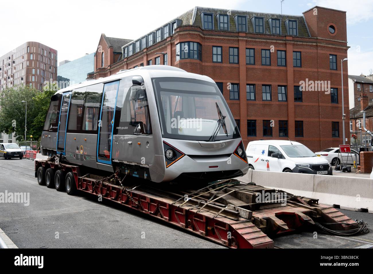 Coventry Very Light Rail vehicle on an Allelys Heavey Haulage low ...
