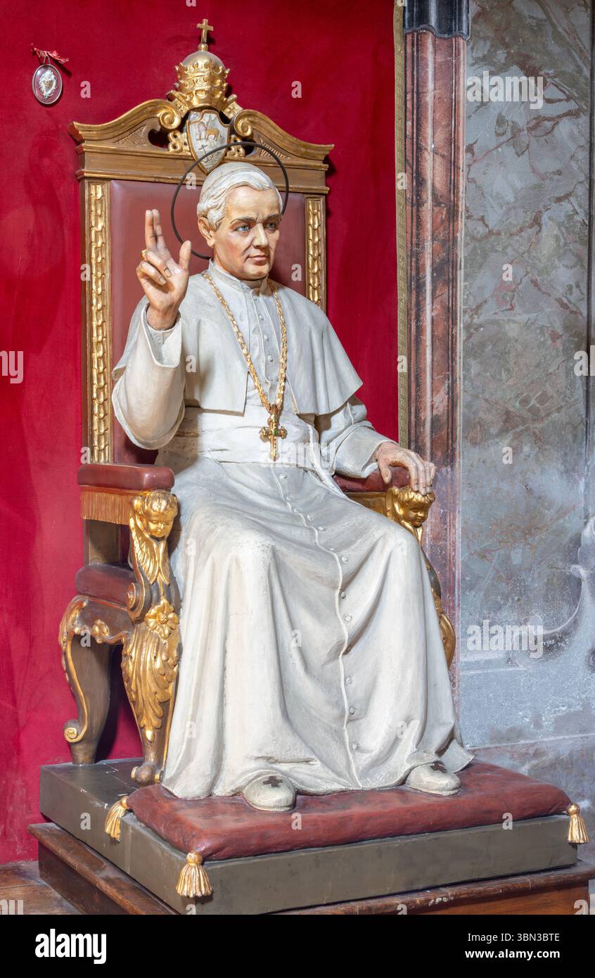 LODI, ITALY - MAY 21, 2025: The carved polychrome statue of St. pope ...
