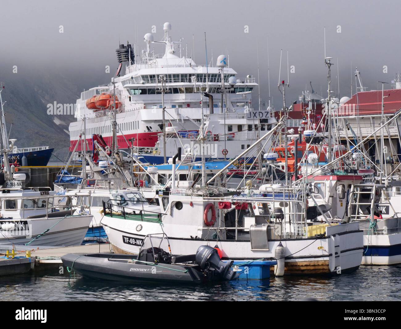 Stadtansichten von Honningsvag am Nordkap in Norwegen. Norwegen ...
