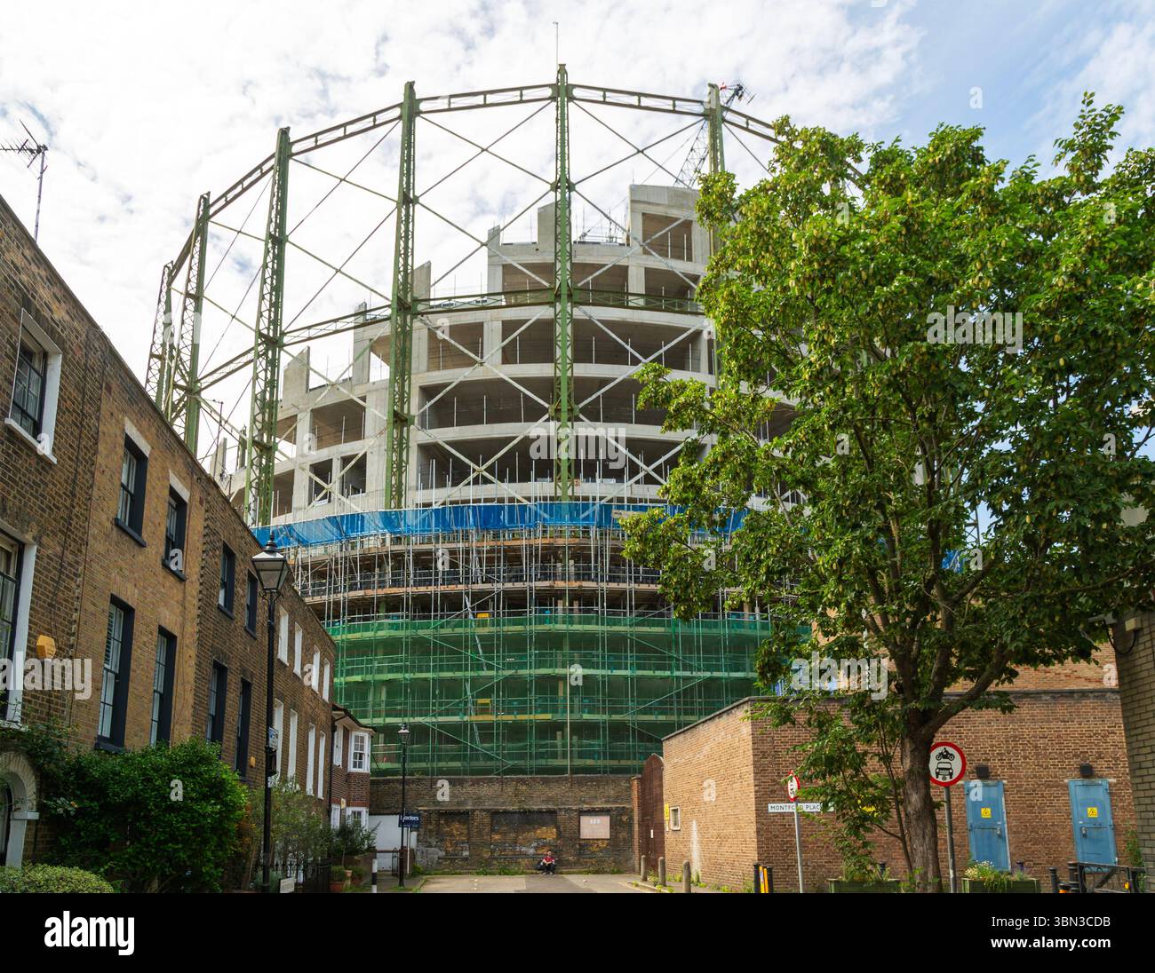 Construction project new apartments The Halo development inside ...