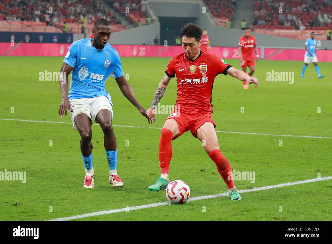 Shanghai Port Football Club defeated Dalian Yingbo Football Club with 3 ...