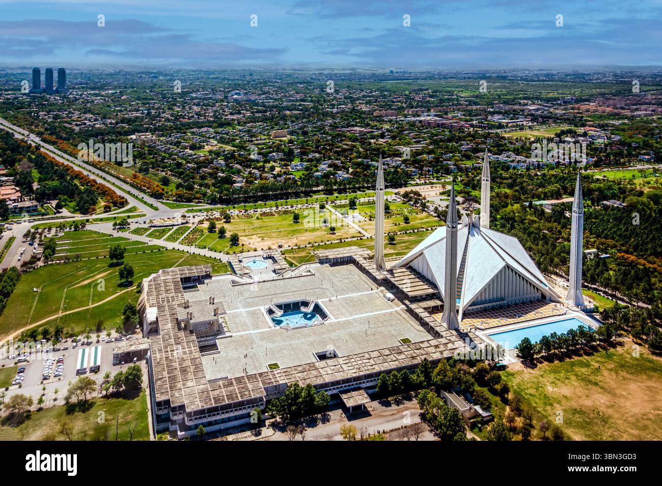 The Faisal Mosque is the national mosque of Pakistan, located in the ...