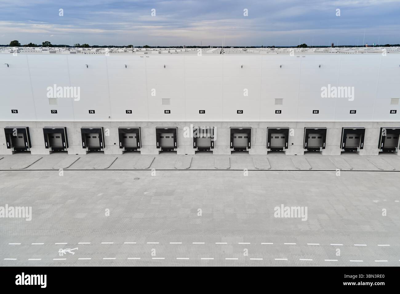 Logistics warehouse gates loading aerial hi-res stock photography and ...