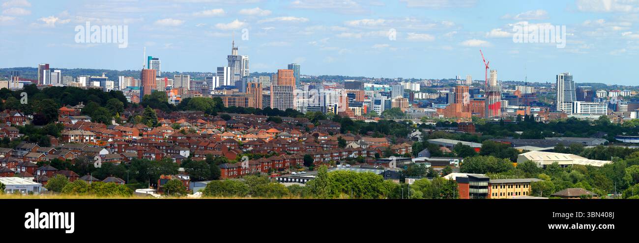 Views of leeds skyline hi-res stock photography and images - Alamy