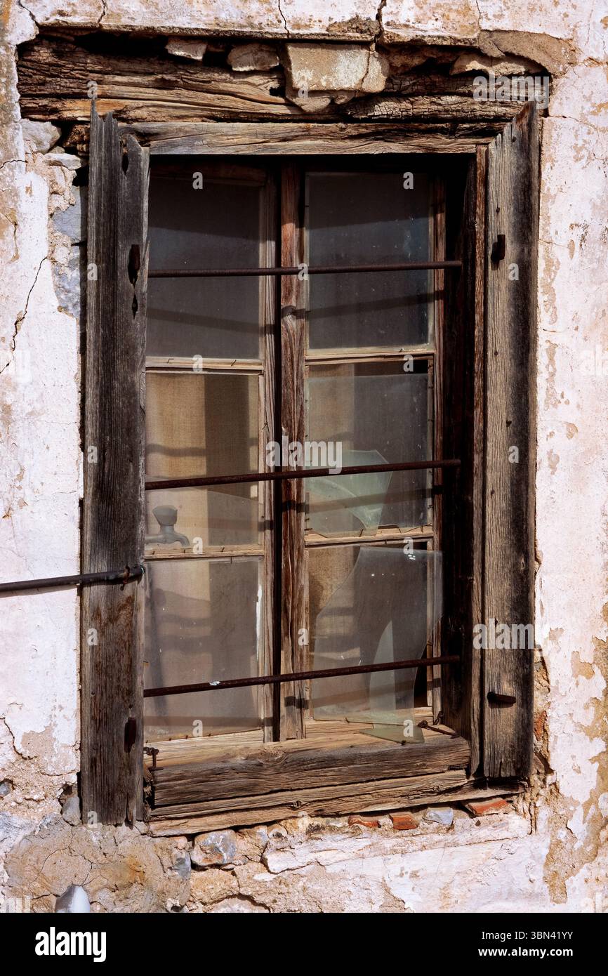 Rotting wood in building hi-res stock photography and images - Alamy