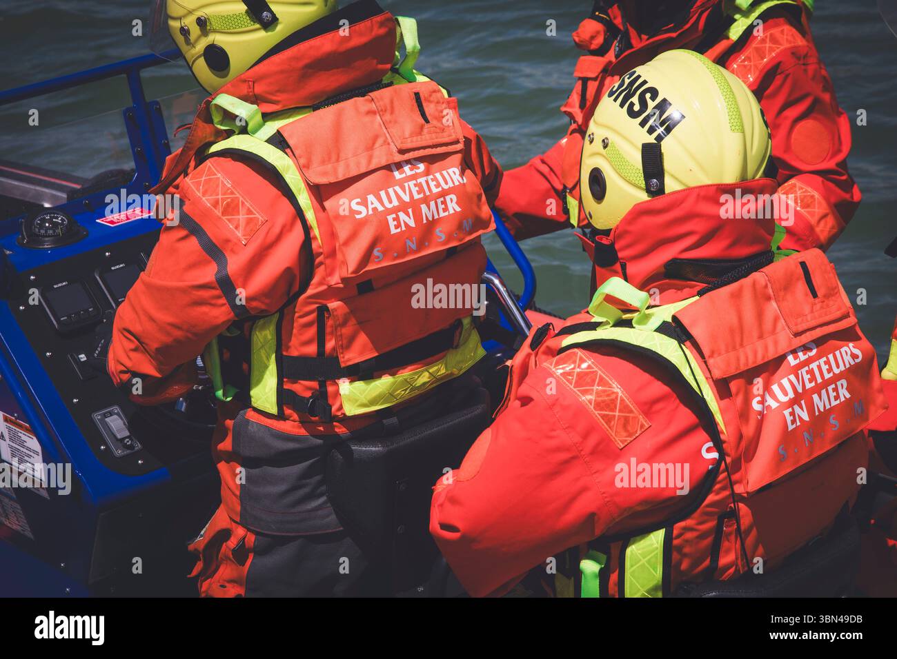 Professional lifeguards hi-res stock photography and images - Alamy