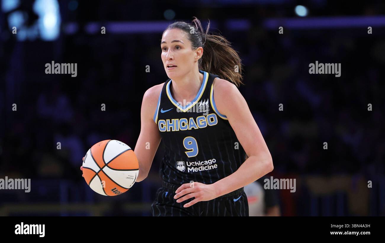 Chicago Sky guard Rebecca Allen (9) dribbles during the first half of a ...