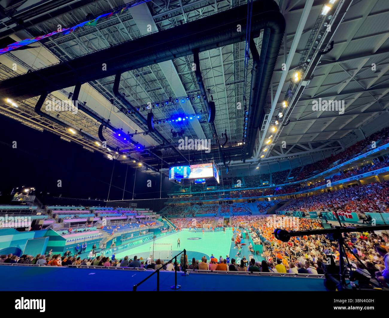 Fan france outside stadium hi-res stock photography and images - Alamy