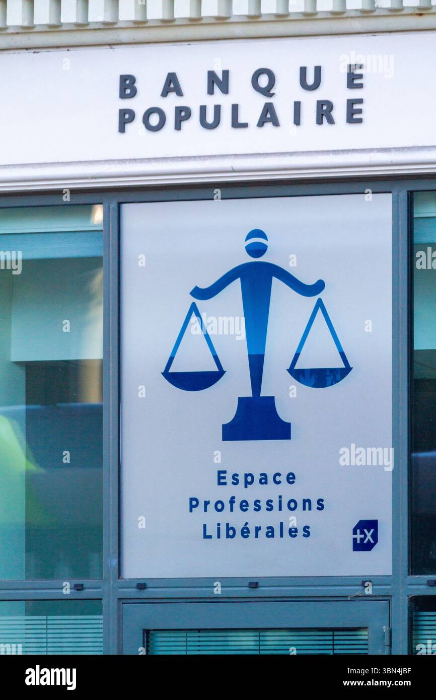 Popular bank. Liberal professions area Stock Photo - Alamy
