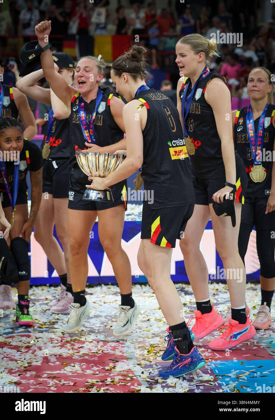 Belgium's Elise Ramette, Belgium's Antonia Delaere and Belgium's Becky ...