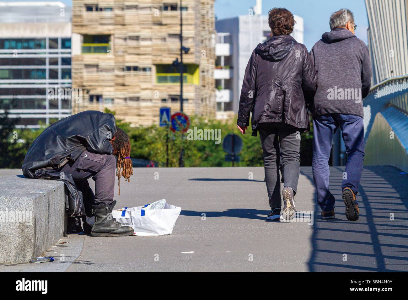 Crack cocaine use homeless hi-res stock photography and images - Alamy