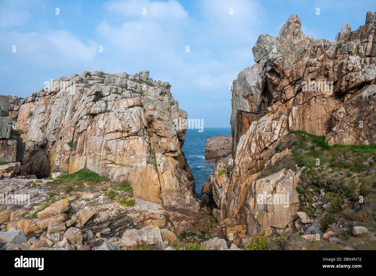 France. Bretagne. Cotesd'Armor. Tregor. Plougrescant. The rocks at Le ...