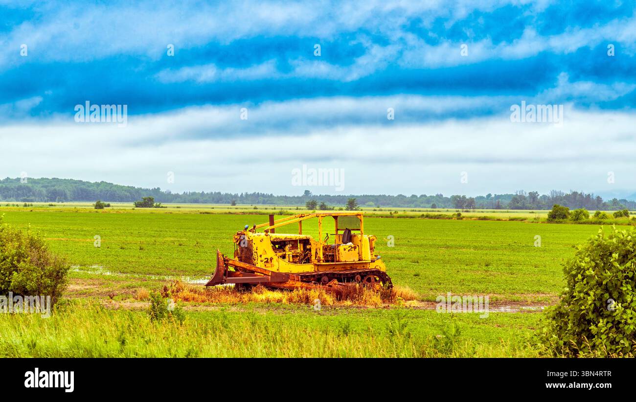 Old bulldozer abandoned in hi-res stock photography and images - Alamy