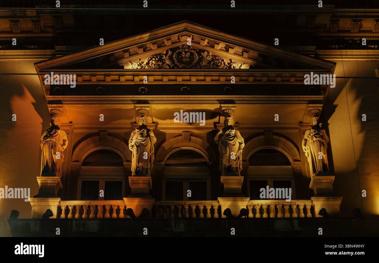 Illuminated facade historic building hi-res stock photography and ...